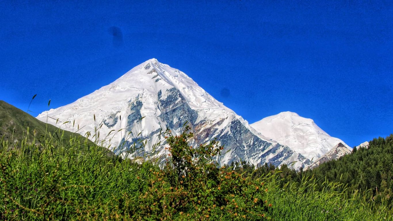 Trekking in Pakistan’s Nagar – Hopper Valley with climbing training on ...