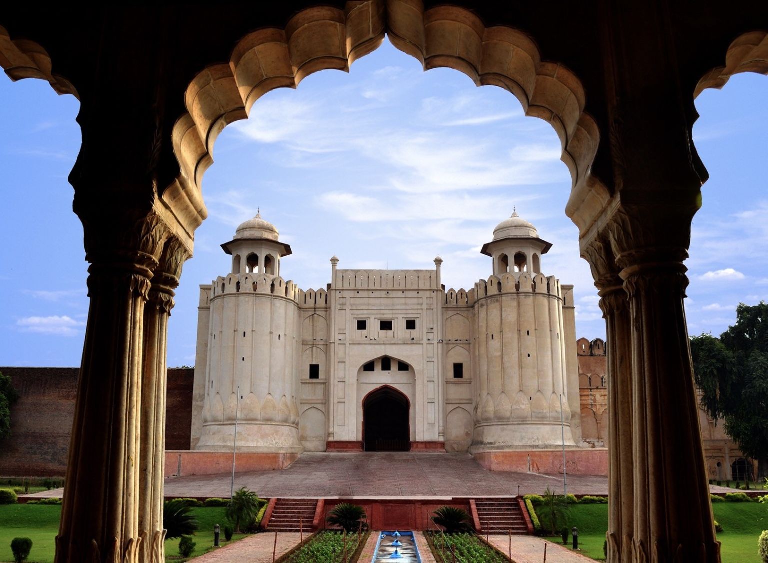 Geography, demographics, culture and economy of Pakistan